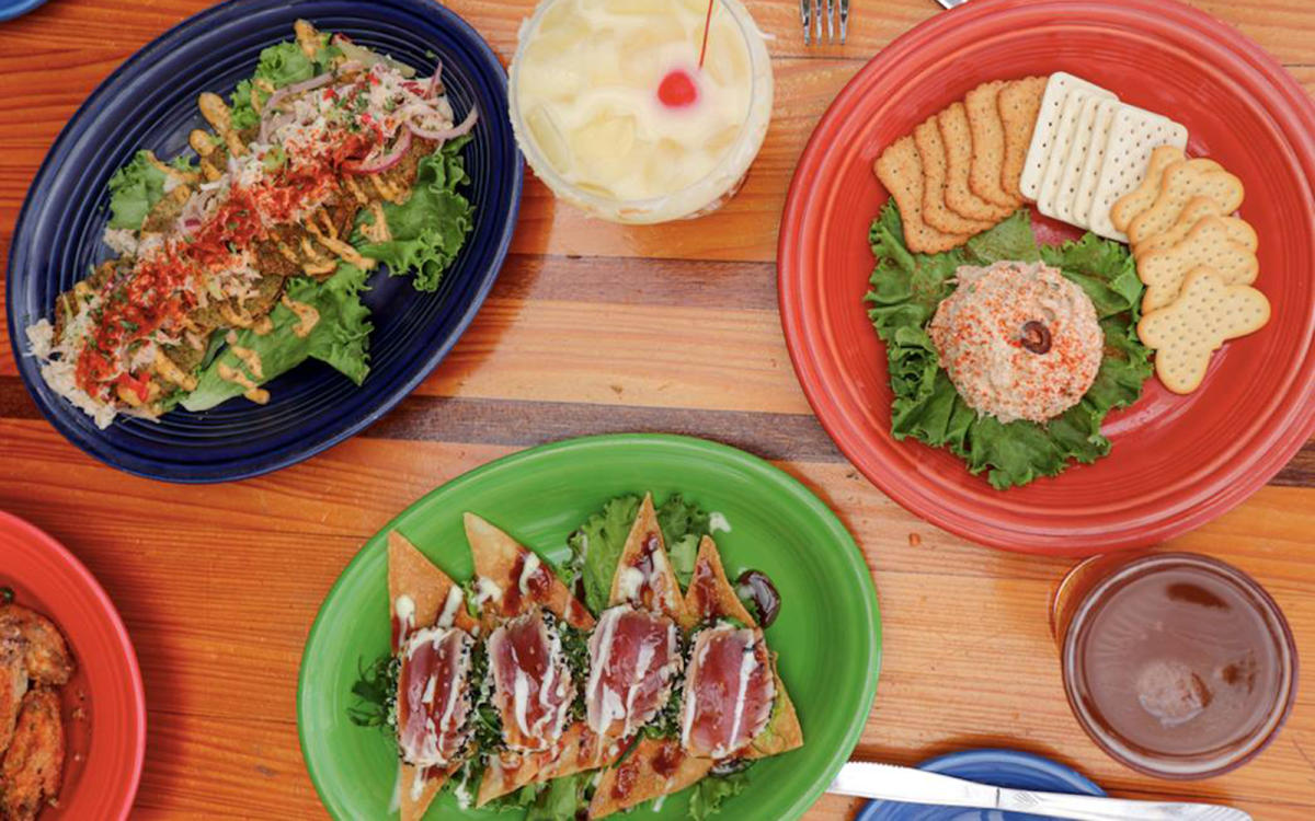 Blackfins Restaurant at Capt. Hiram's Resort in Sebastian | VISIT FLORIDA