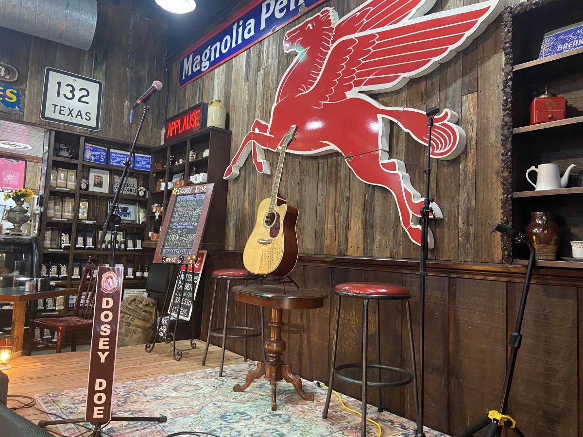 Dosey Doe Breakfast & BBQ Whiskey Bar