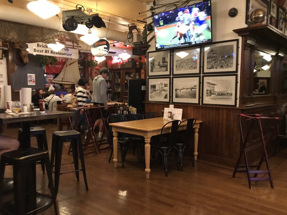 Brick Alley Pub & Restaurant | Newport, RI 02840