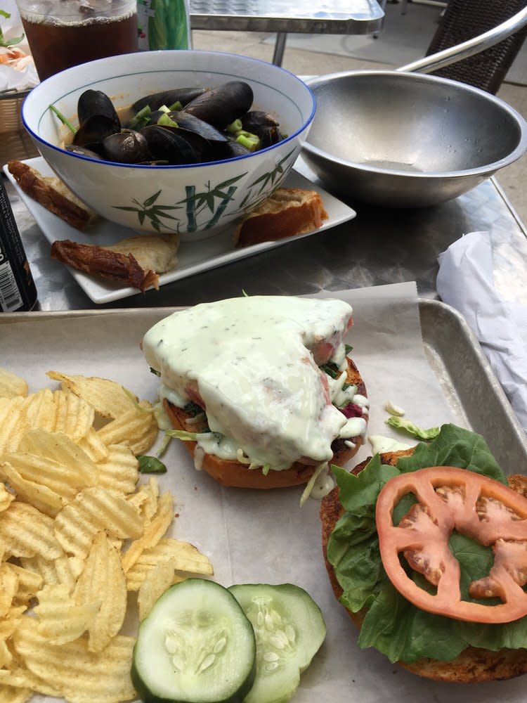 Black Goose Cafe | Tiverton, RI 02878