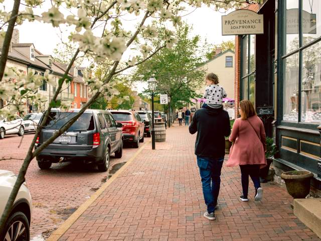 Main Street St. Charles | Historic Main Street Tour