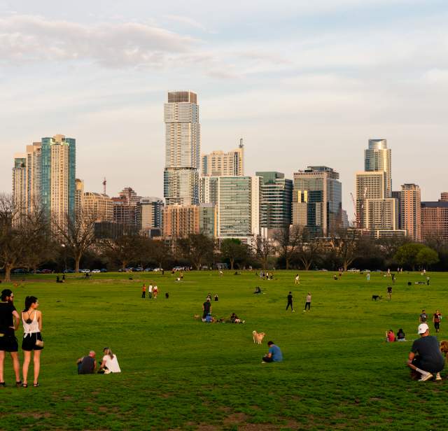 does zilker park have free parking