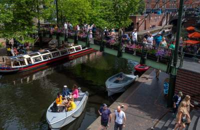 Caledonian Sleeper stops at Birmingham International on its overnight ...