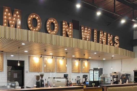MoonWinks Cafe & Tavern