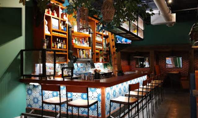 Treehouse Bar
