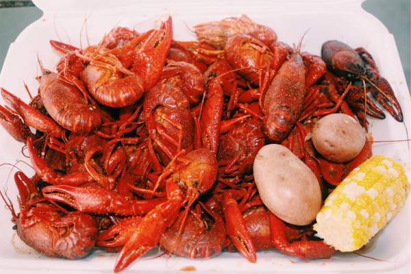 Lafayette, LA Crawfish Time | Best Boiled Crawfish Places