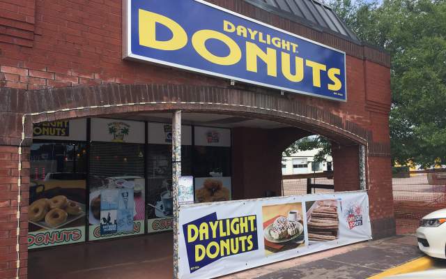 Cafe Daylight Donuts