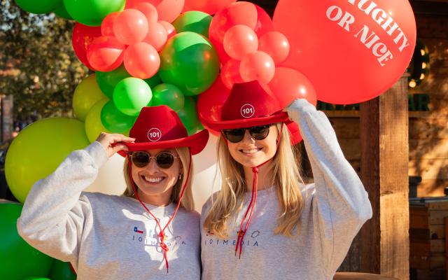 Dallasites101 Fort Worth - Naughty or Nice Santa Bar Crawl