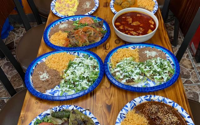 La Popular Restaurant Y Panadería Antojitos Mexicanos