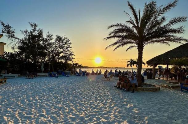 Sunset Beach Bar