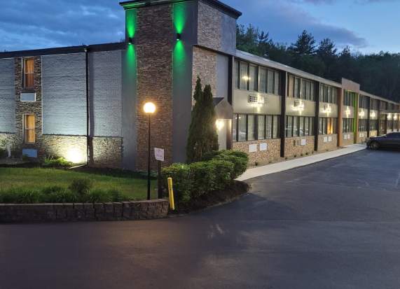 Wingate by Wyndham Lake George