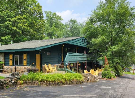 Adirondack Diamond Point Lodge