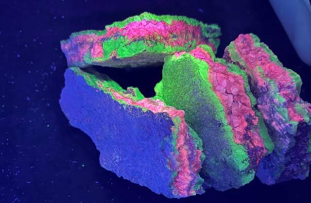 fluorescent minerals