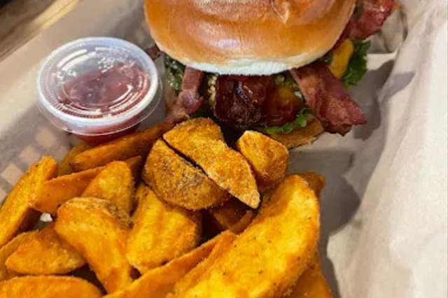 Mudhook Bar and Kitchen