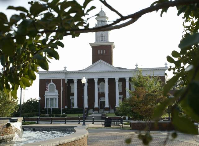 Lee County Courthouse