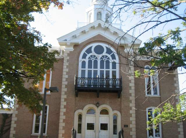 Kendall County Courthouse