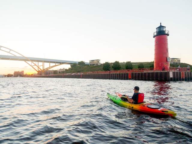 Attractions - Milwaukee Lighthouses