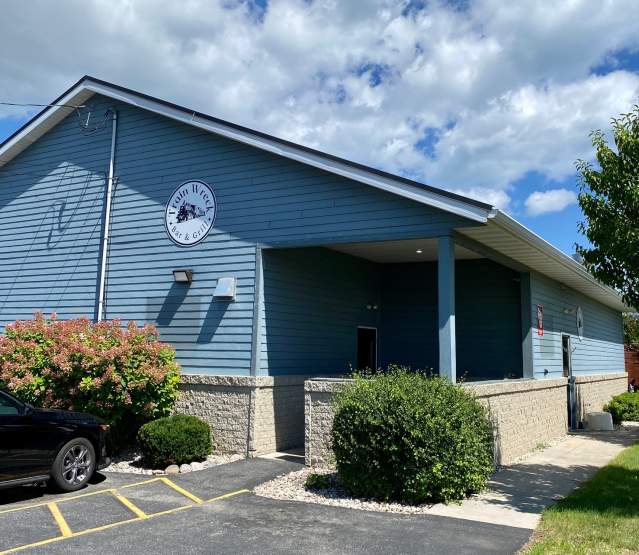 Train Wreck Bar & Grill