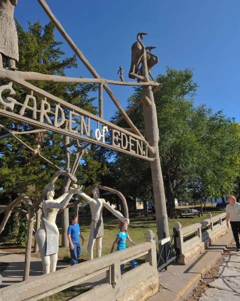 Garden Of Eden Kansas City Plaza | Fasci Garden