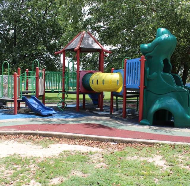 Kiwanis Recreation Center and Honeycutt Park