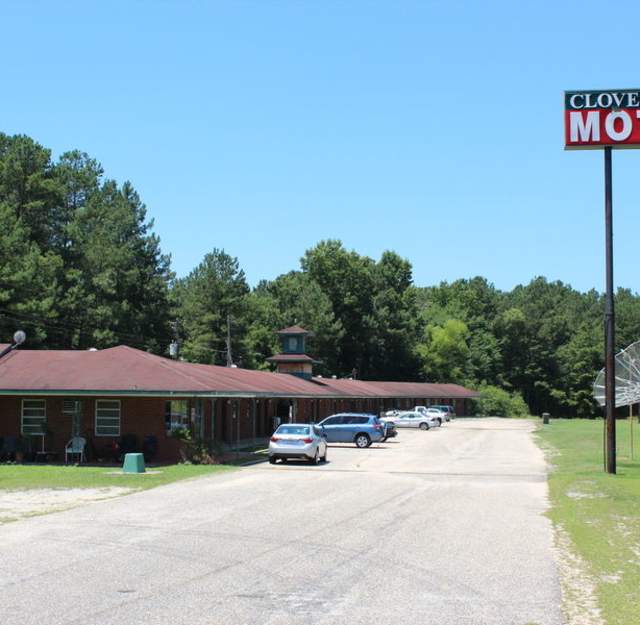Cloverleaf Motel