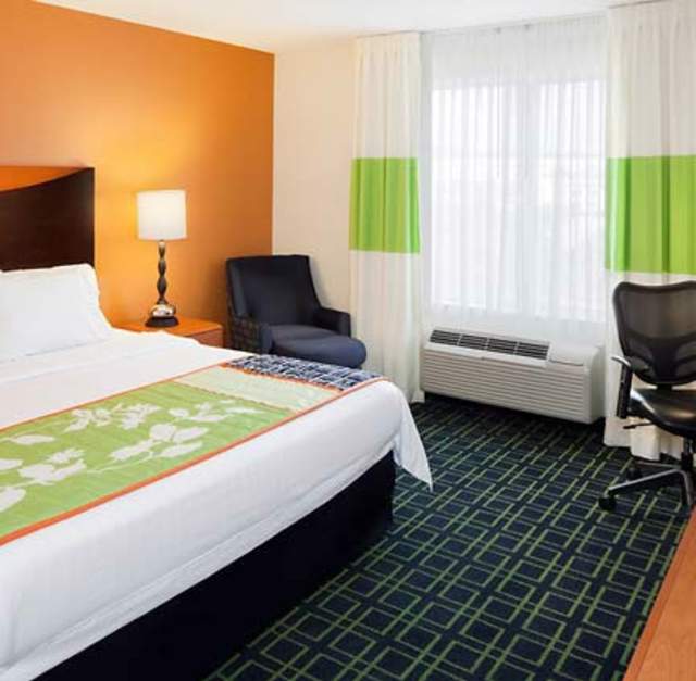 clover leaf motel photos