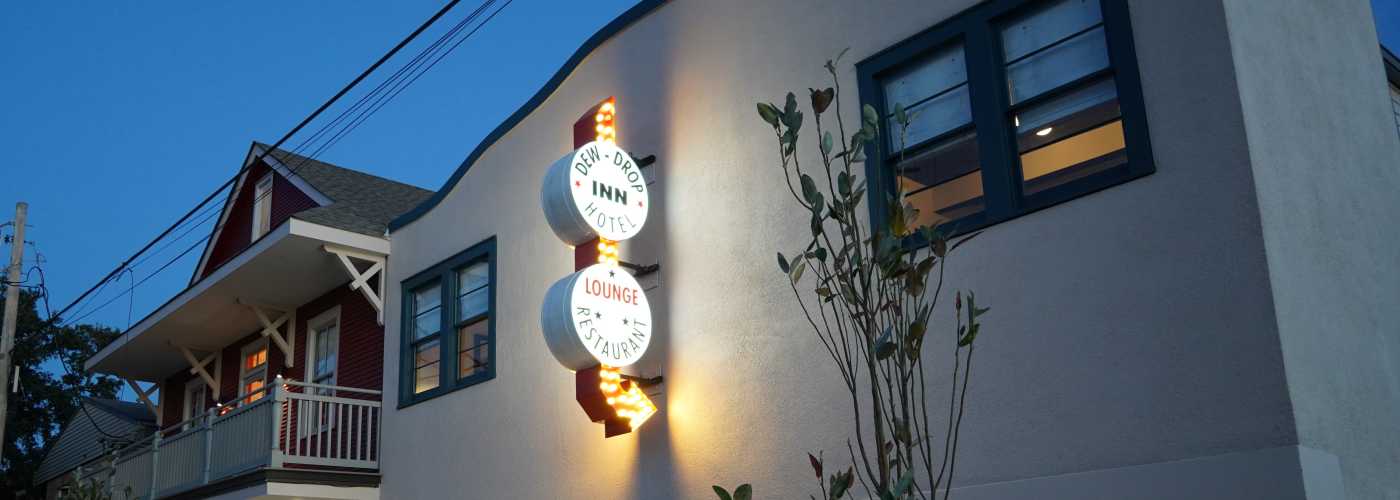 Dew Drop Inn Hotel & Lounge