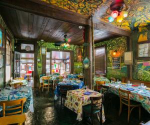 dancing crayfish cafe