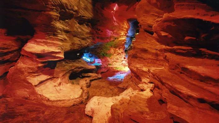 laurel caverns hours