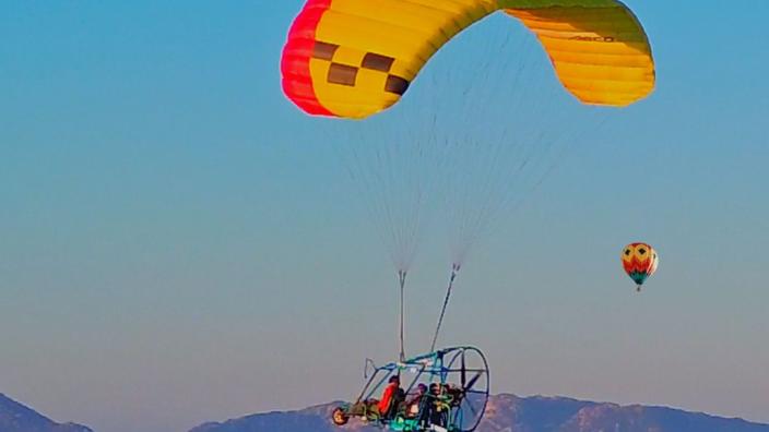 motorized parachute flying