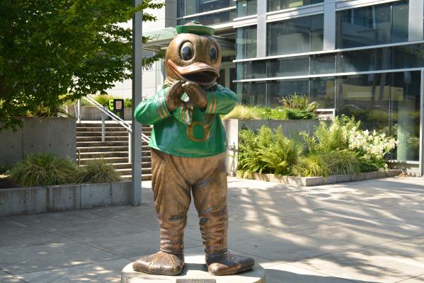 bill bowerman statue
