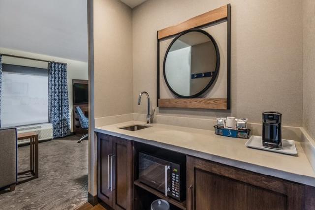 Hampton Inn & Suites by Hilton Downtown Fort Wayne