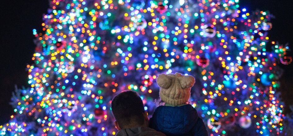 Stroll On State | Holiday Celebration in Rockford, IL