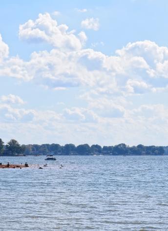 Family Fun in Lake Norman | Boat Rentals & Seasonal Events