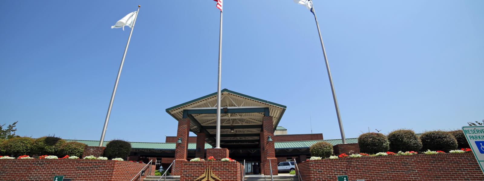 Wilmington International Airport (ILM), Parking, & Airline Info