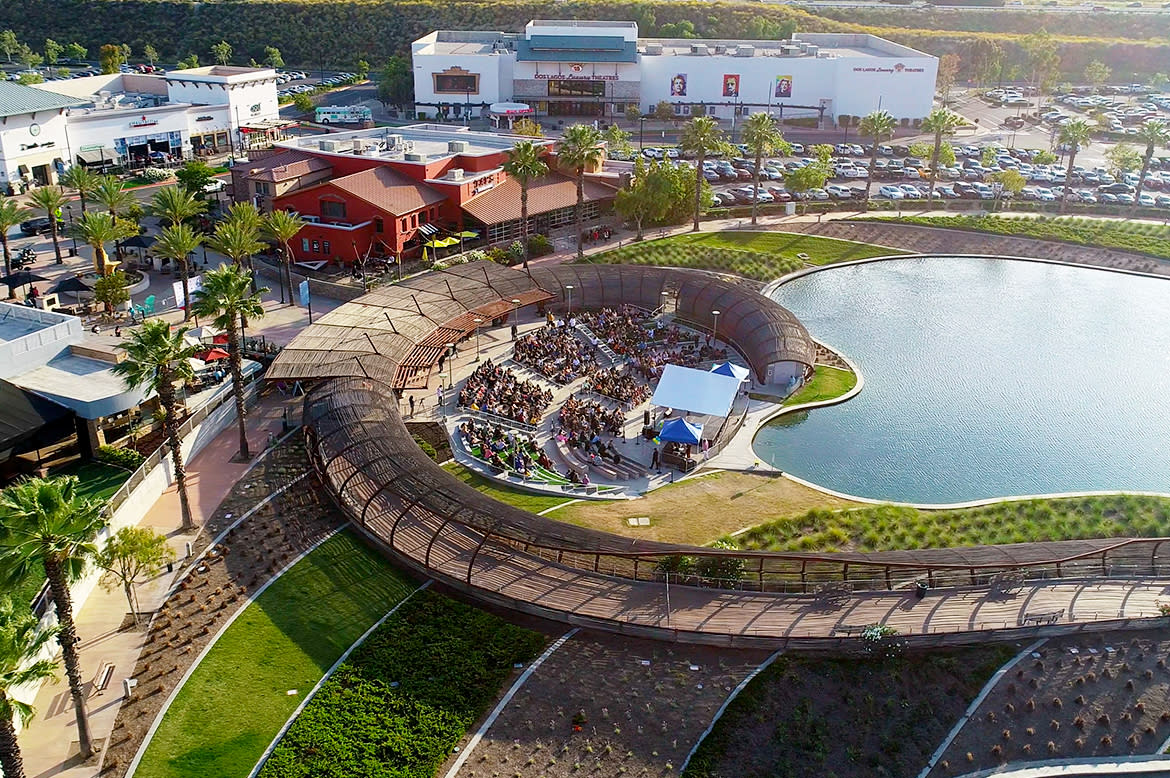 Corona Riverside, CA | Spas, Shopping & Hiking Trails