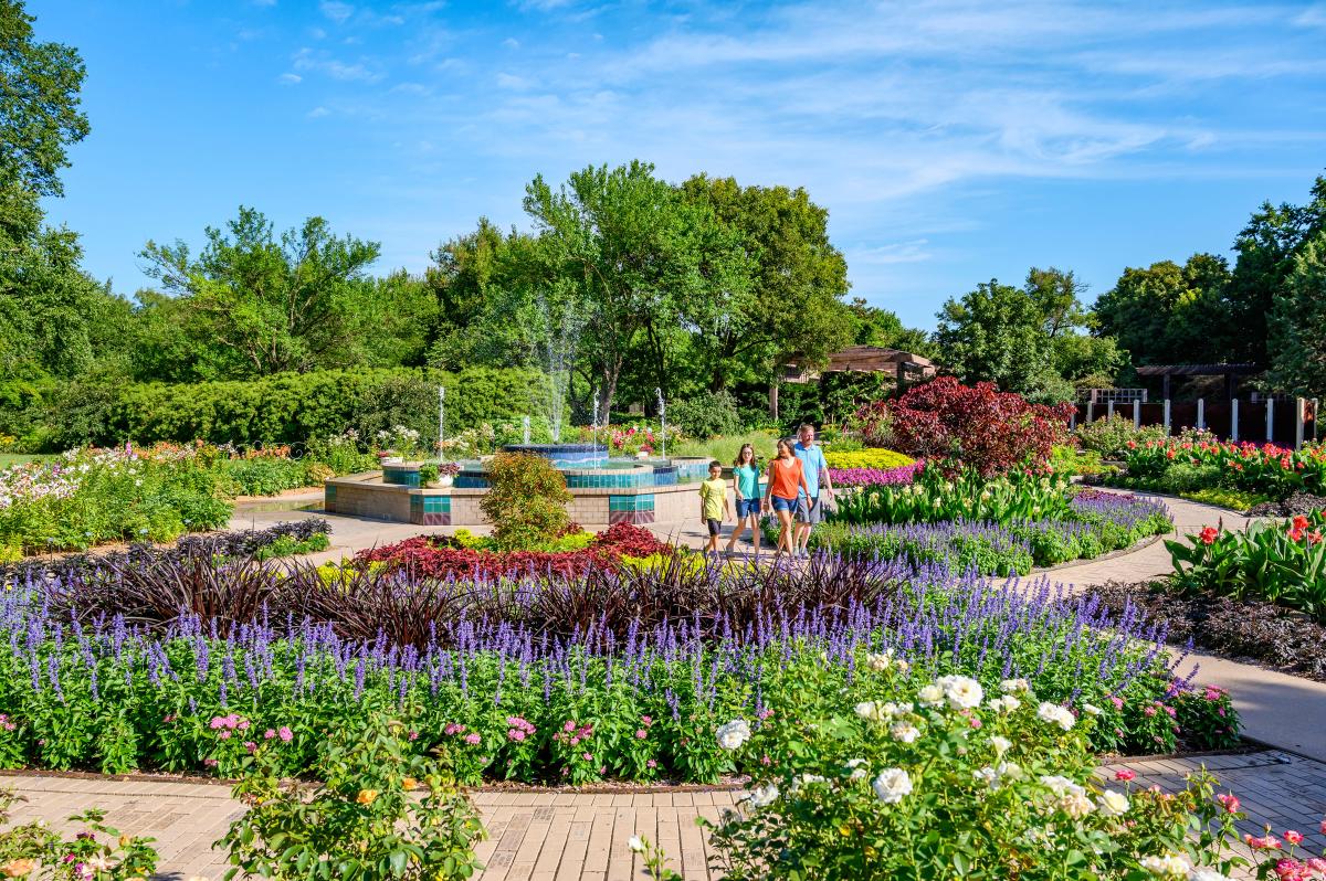 Kansas Botanical Gardens & Arboretums | Native Plants and Seasonal Blooms