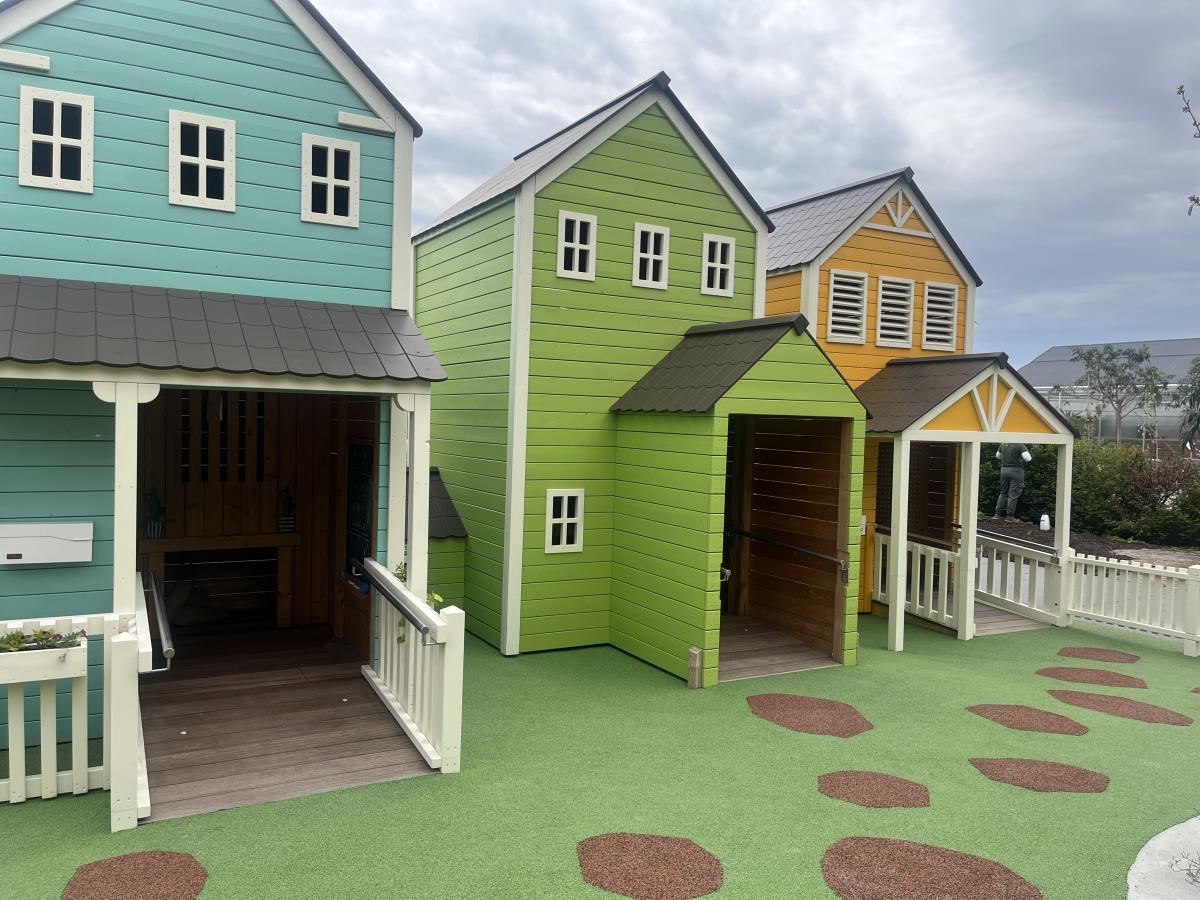 Spring and Summer Delights Bloom at Omaha’s Lauritzen Gardens