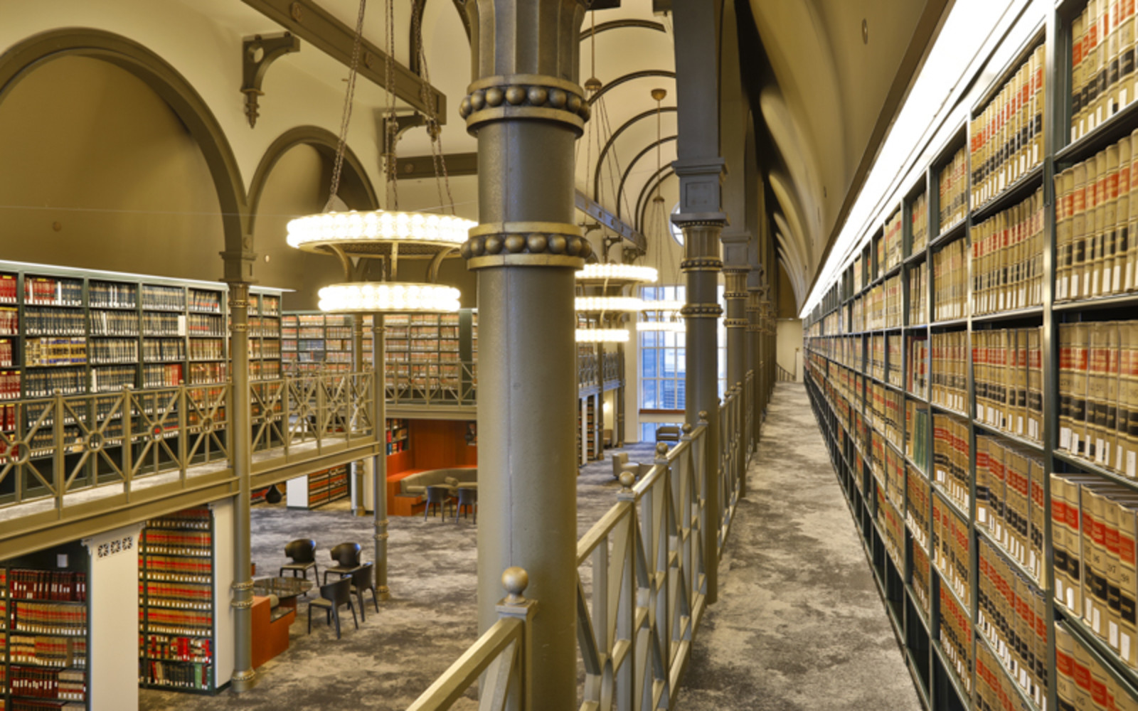 The Library and Stacks | Choose Chicago
