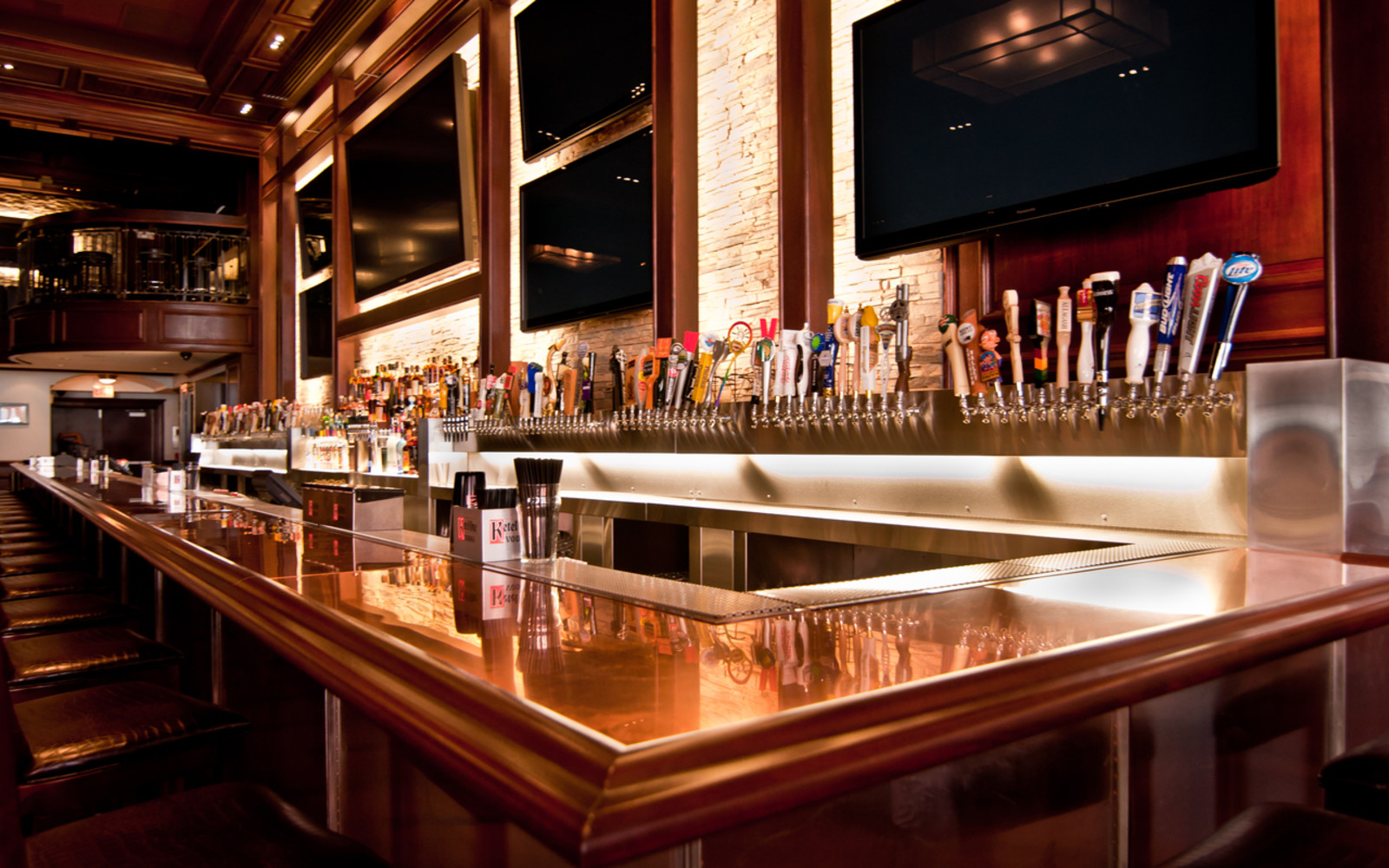 Old Town Pour House | Choose Chicago