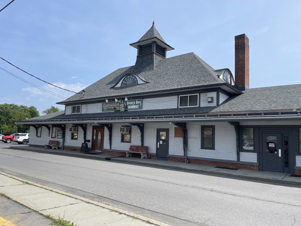 Locomotions Sports Bar - Visit Schoharie County