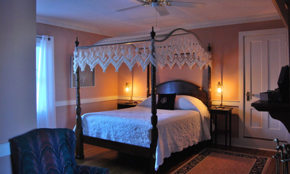 Spouter Inn Bed and Breakfast | Visit Maine