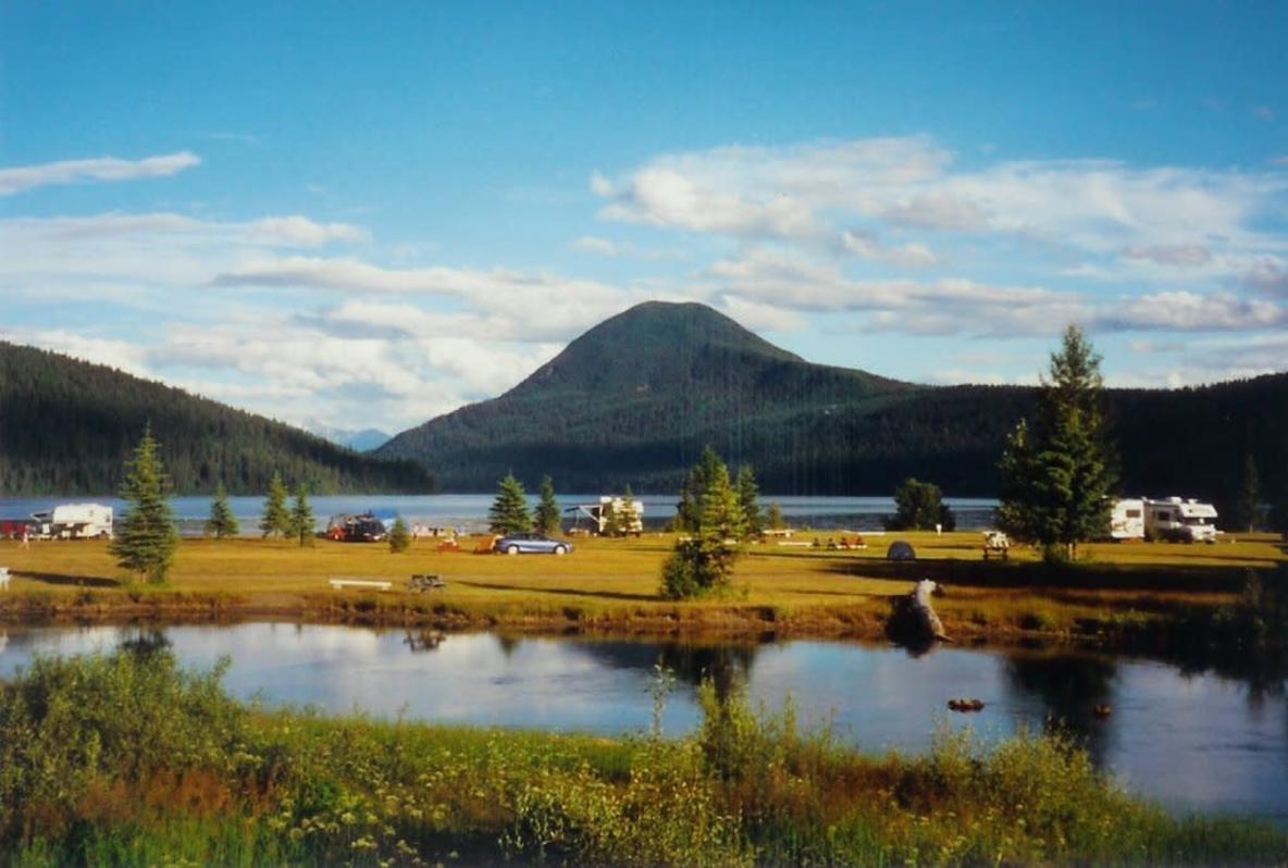 Bowron Lake Lodge & Resorts | Travel British Columbia