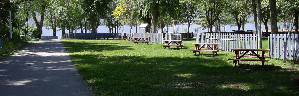 Brookvale Holiday Resort | Travel British Columbia
