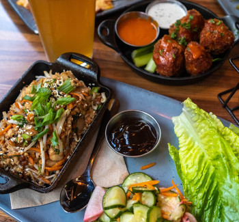 Chicago's North Shore CVB - Welcome - Lazy Dog Restaurant and Bar