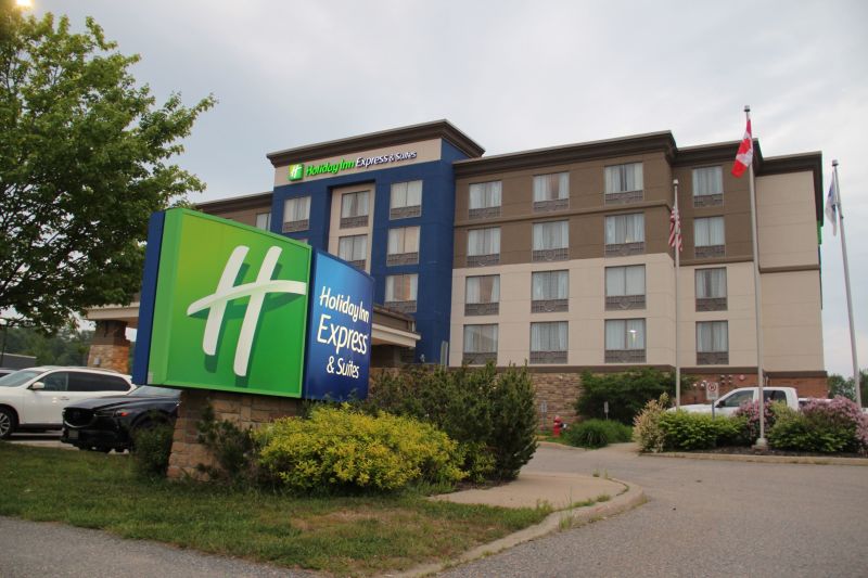 Holiday Inn Express & Suites - Discover Muskoka: Plan Your Trip
