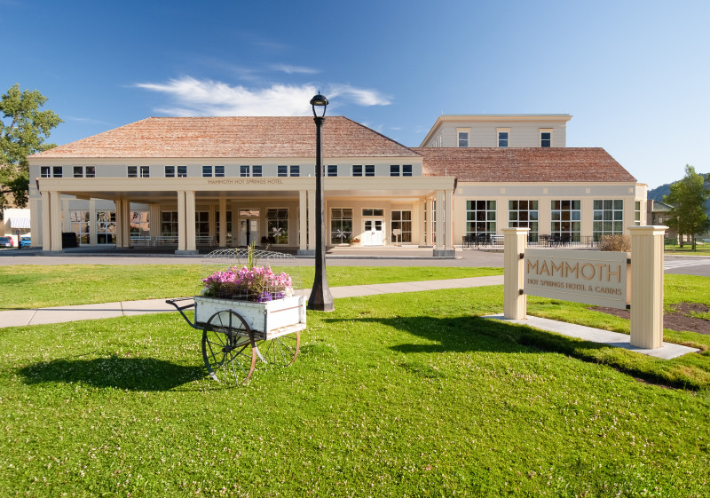 Mammoth Hot Springs Hotel | Cody Yellowstone