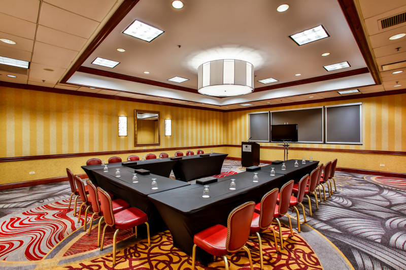 DoubleTree by Hilton Chicago-Alsip | Choose Chicago