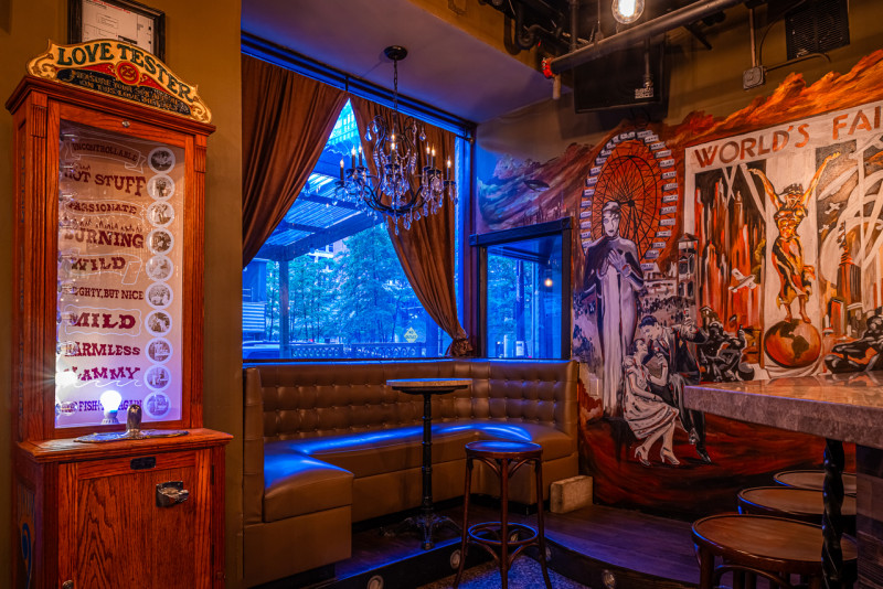 Brando’s Karaoke & Cocktail's In The Loop | Choose Chicago