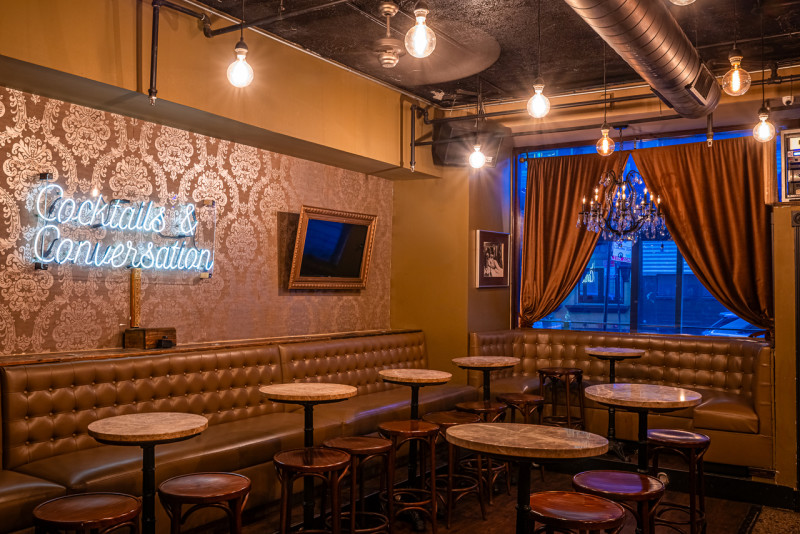 Brando’s Karaoke & Cocktail's In The Loop | Choose Chicago